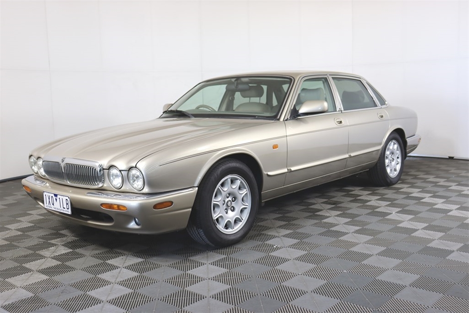 1997 Jaguar XJ8 4.0 X300 Automatic Sedan Auction (0001-20084050 ...