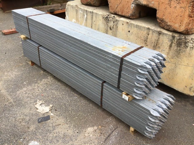 Two Bundles of Steel Fence Posts Auction (0147-9044069) | Grays Australia