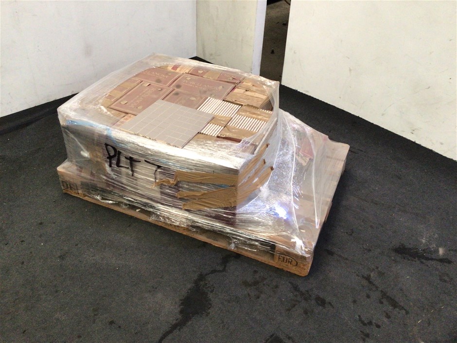 Acero Grigio Scored Glass Finish Wall Tile Auction (0013-7047010 ...