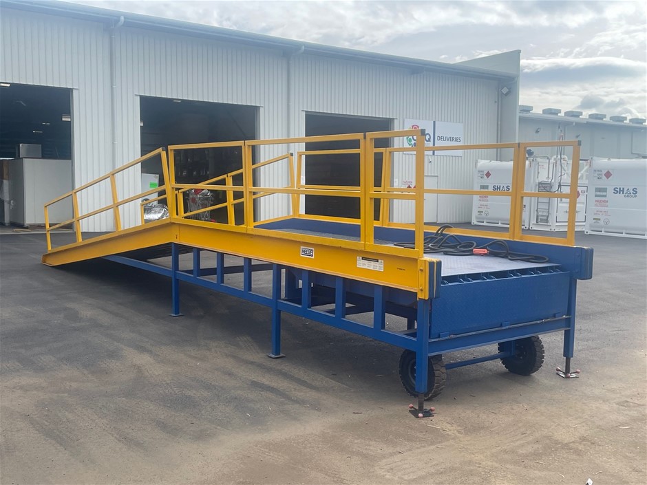 Heeve Leveller-Series Forklift Dock Ramp Auction (0001-7046805) | Grays ...