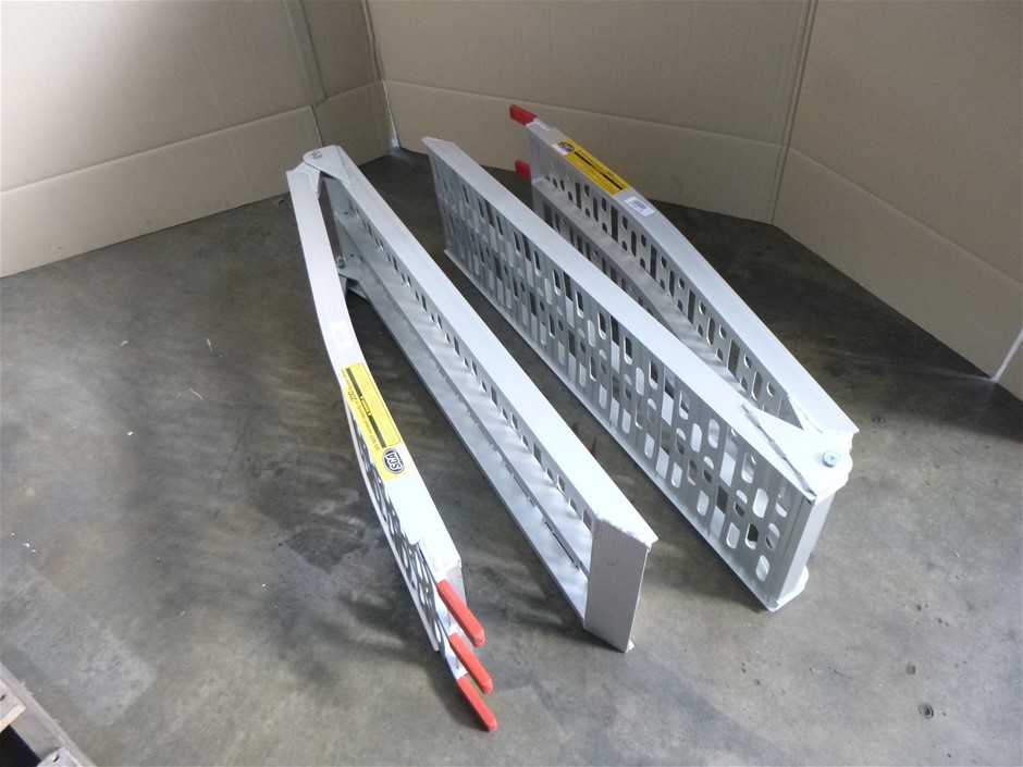 Qty 2 x SCA Metal Folding Loading Ramps Auction (0035-5054331) | Grays ...