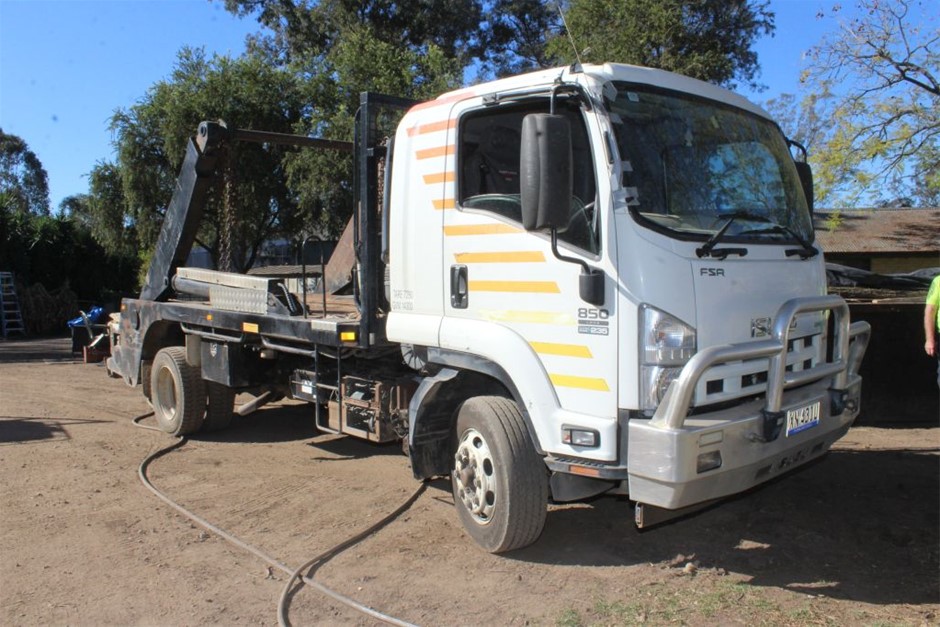 2013 Isuzu FSR 850 Skip Bin Truck Auction (0011-5055519) | Grays Australia