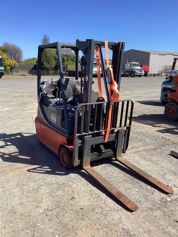 Linde E16 #3 Wheeled Electric Counter Balance Forklift Auction (0003 ...