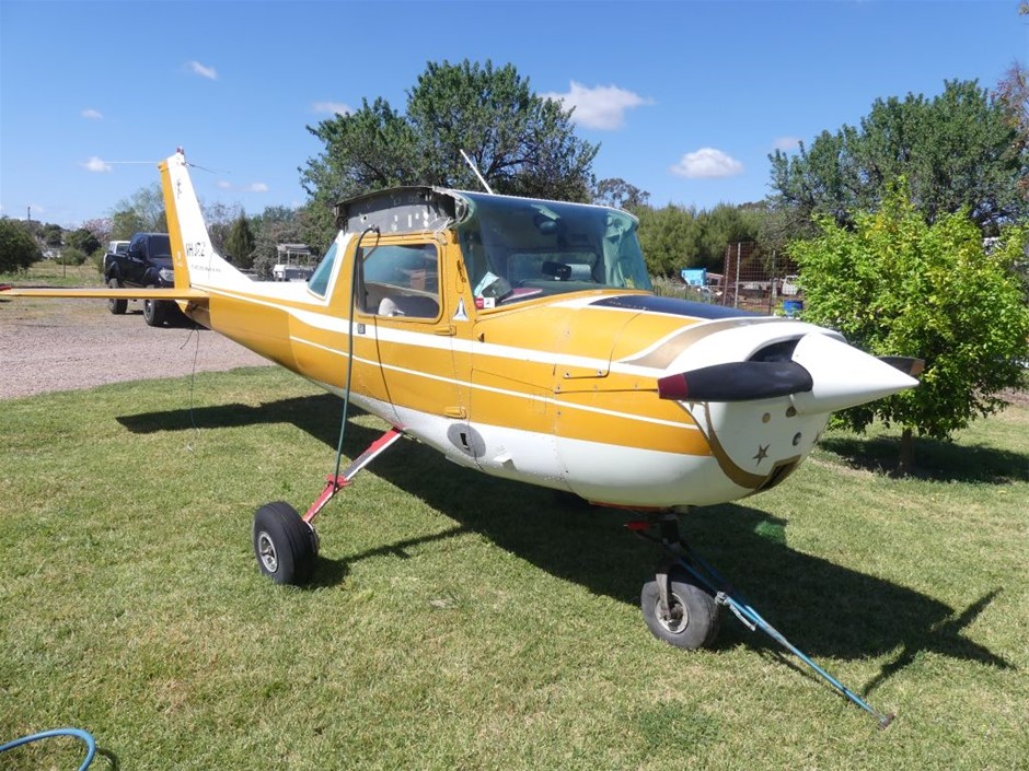 Cessna 150K Commuter Single Engine Piston Aircraft With Fixed Landing ...