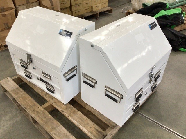 2 x Damaged Blue Diamond Tool Boxes Auction (0052-9044745) | Grays ...