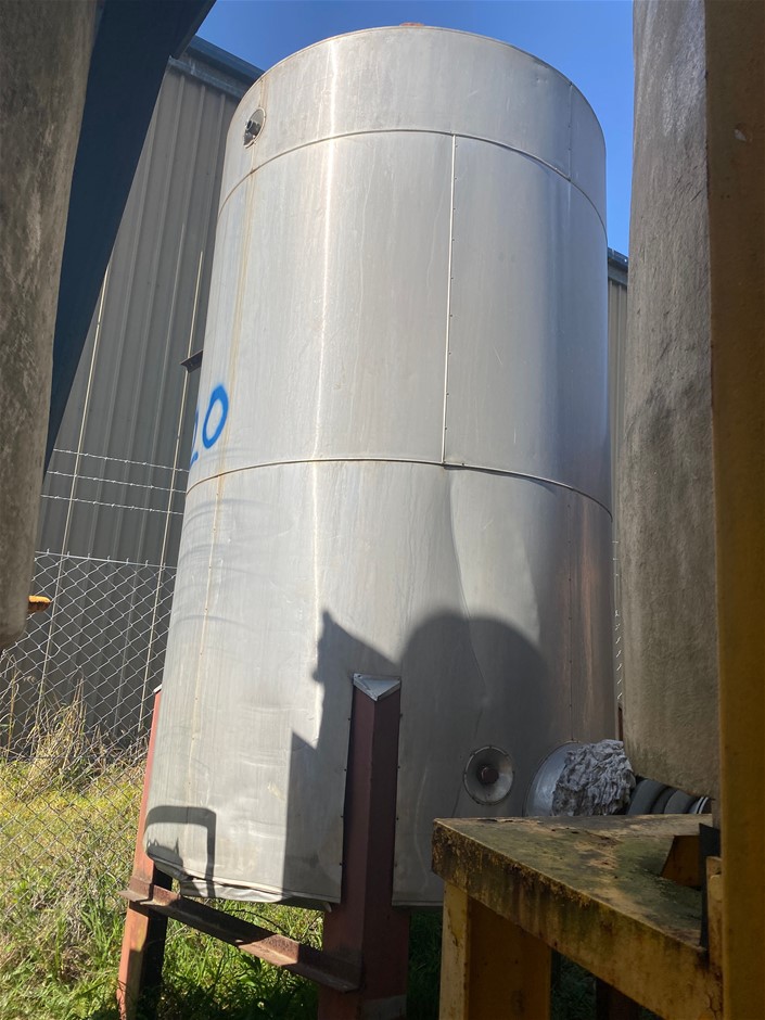 Mild Steel Heated Water Storage Tank Auction (0020-5054081) | Grays ...