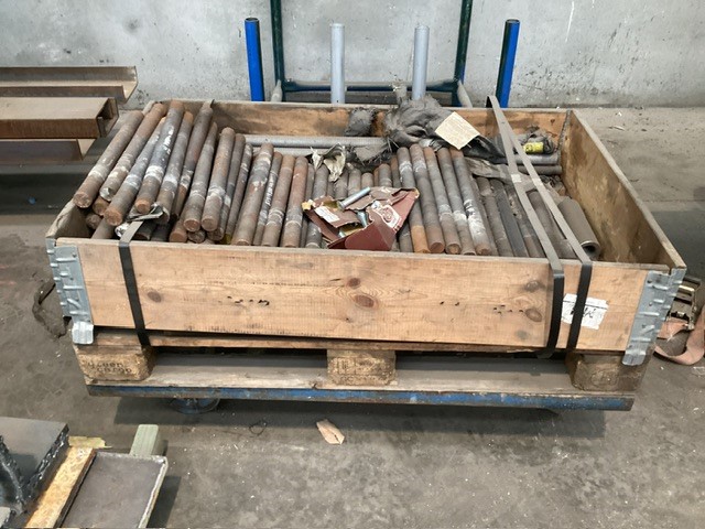 Small Crate Off Threaded Rod Auction (0026-3027034) | Grays Australia