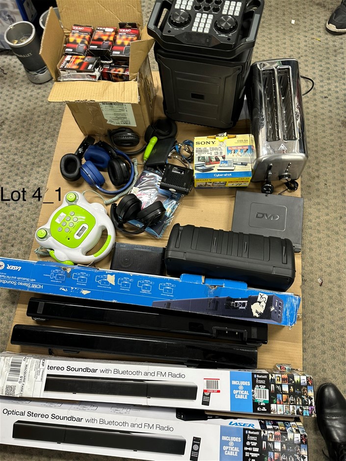 Box of electronics Auction (0004-2555482) | Grays Australia
