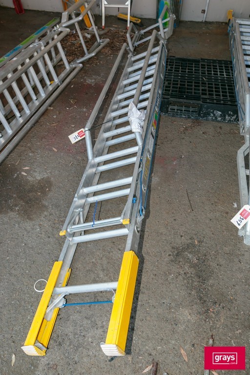 Bailey FS13633 Alloy Extendable Ladder with Hand Rails Auction (0375 ...