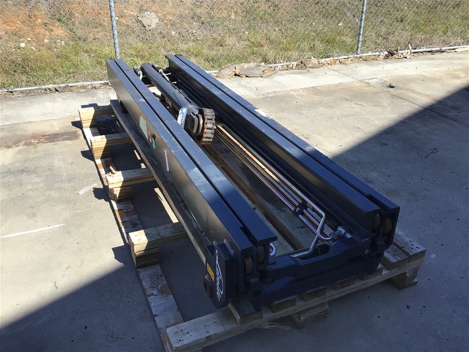 Linde 2 Stage Mast Auction (0015-5054682) | Grays Australia