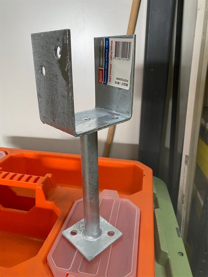 Pryda PSFS20090 Post Anchor Full Stirrup Auction (0004-3027129) | Grays ...