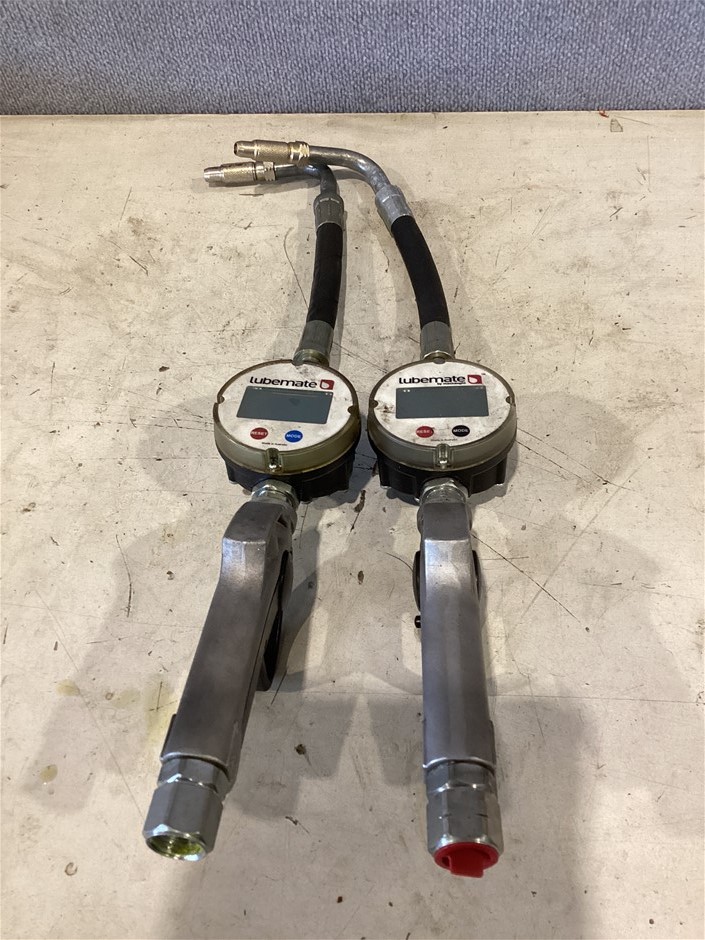 Lubemate Metered Oil Control Gun, Qty x 2 Auction (0083-8018016 ...
