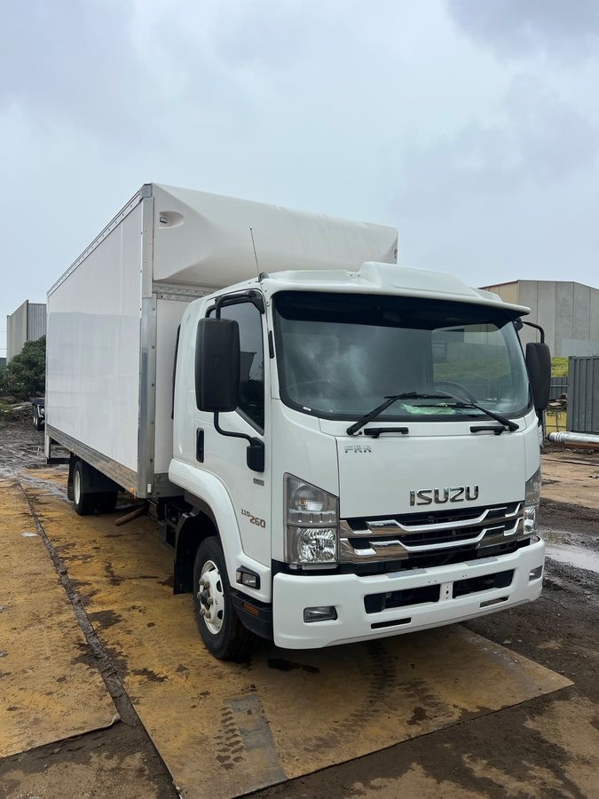 2019 Isuzu FRR 600 4 x 2 Box/Back Lift Pantech