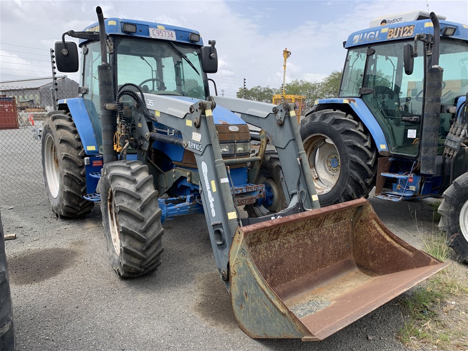 McCormick CX85 Tractor (2487 Hours) Auction (0006-7047591) | Grays ...