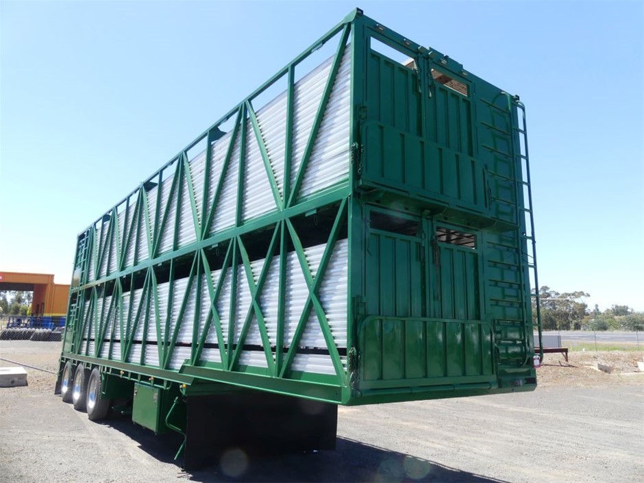 2009 Cannon 2 Deck Livestock Trailer Auction (0014-5054631) | Grays ...