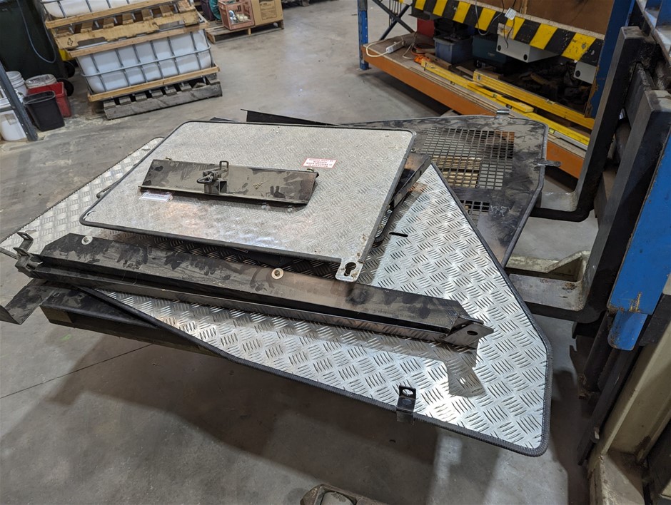 Machine Vandal Guard from Unknown Excavator Auction (0021-3027265 ...