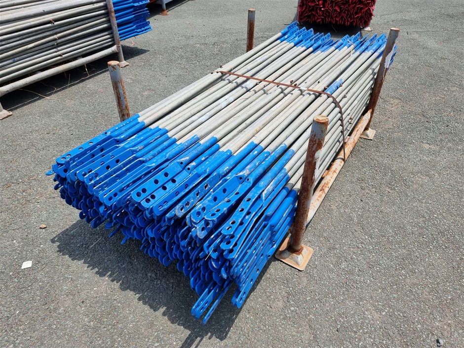 Stillage Qty Of 2250mm Formwork Braces Auction (0124-7047706) | Grays ...