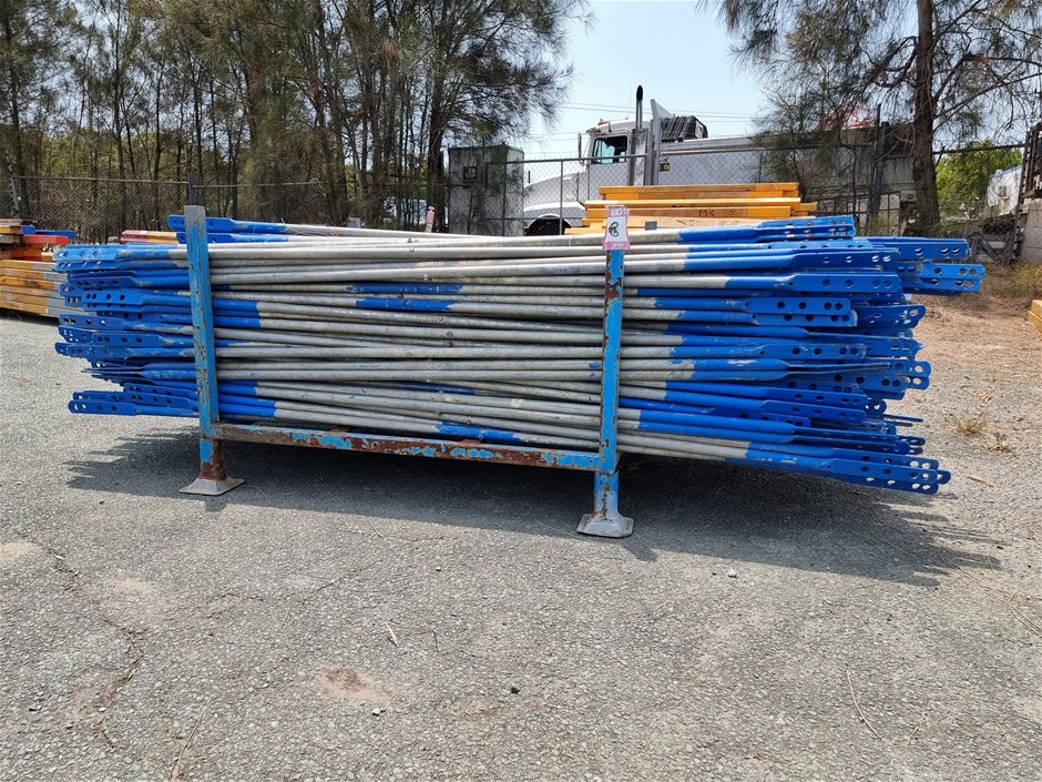 Stillage Qty Of 2250mm Formwork Braces Auction (0122-7047706) | Grays ...