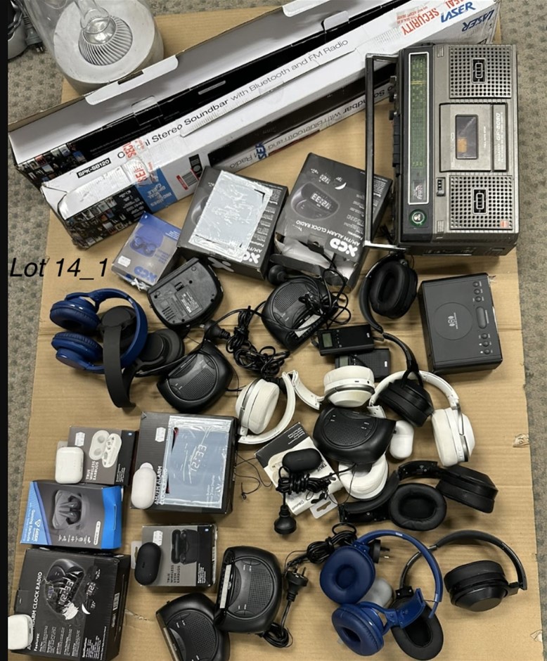 Box of electronics Auction (0014-2556058) | Grays Australia