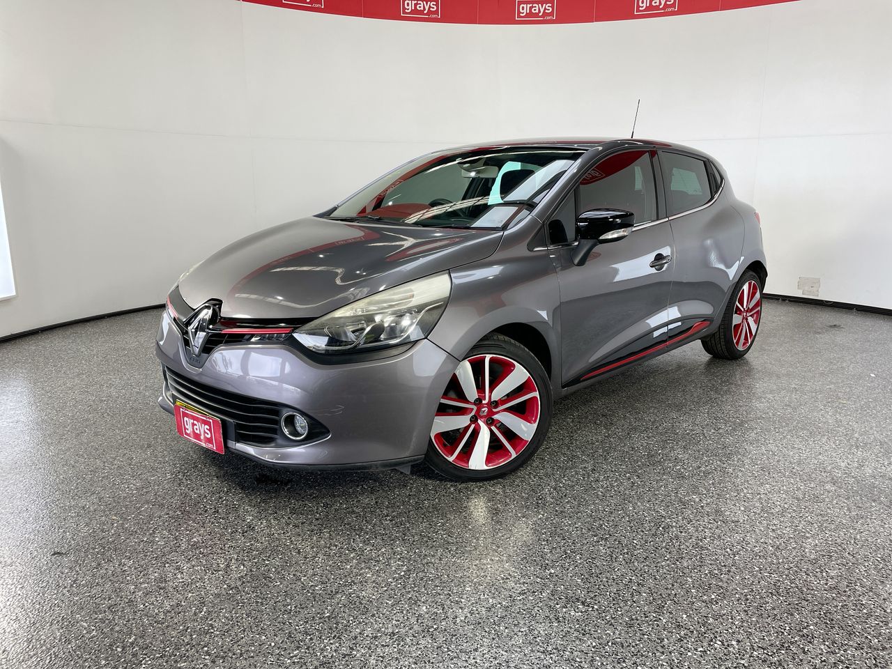 2013 Renault Clio Dynamique Automatic Hatchback Auction (0001-10338306 ...