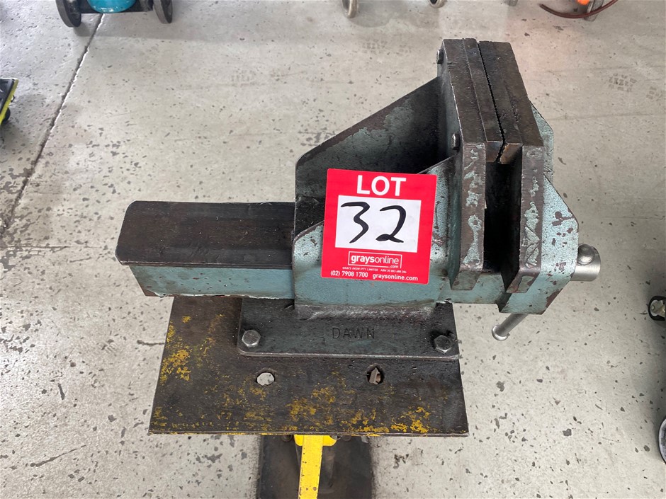 Offset Engineers Vice on Stand Auction (0032-7048152) | Grays Australia
