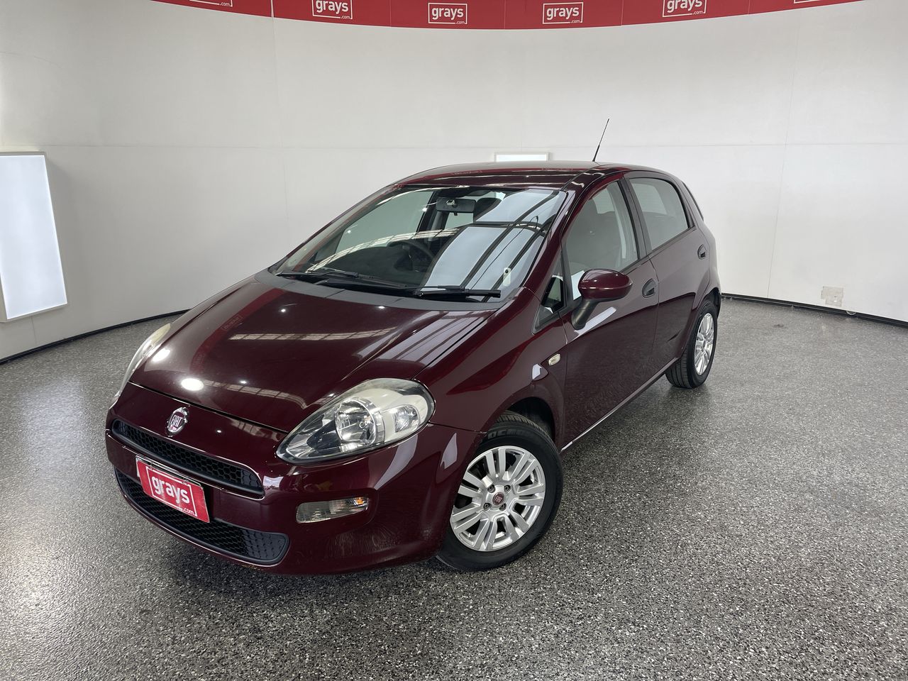 2013 Fiat Punto POP Manual Hatchback Auction (0001-10338575) | Grays ...