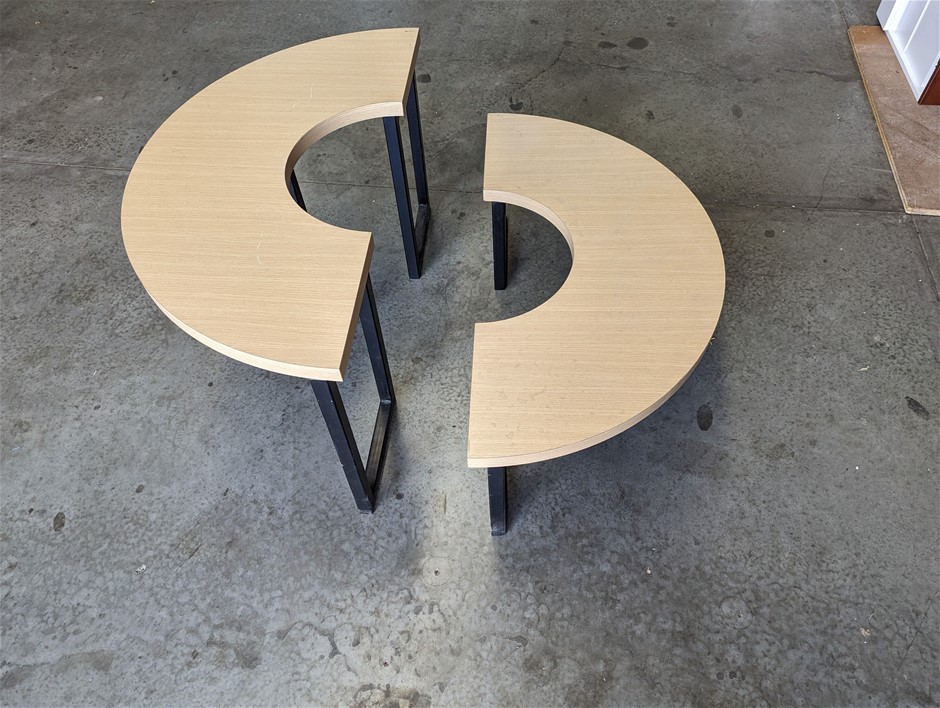 2 x Reception Waiting Room Coffee Tables Auction (0039-5054668) | Grays ...