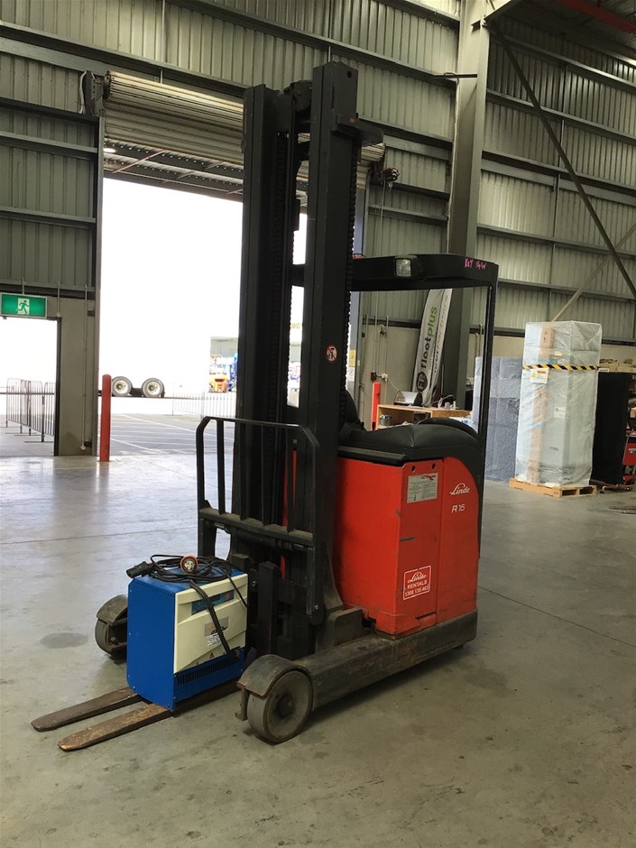 No Reserve LINDE R16 Side Loader Forklift