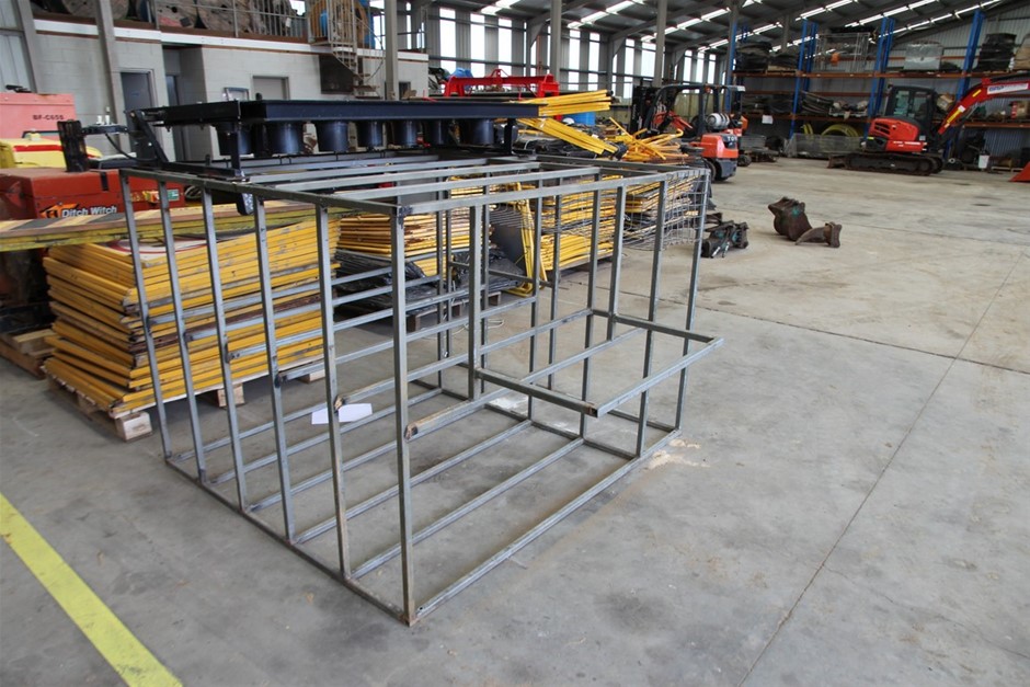 Tray Mount Traffic storage Cage with Arrow Board Auction (0009-5055283 ...
