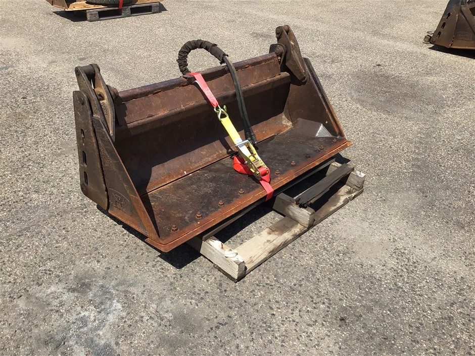 HIMAC SDK8MNT 4 in 1 Bucket attachment Auction (0003-7048511) | Grays ...