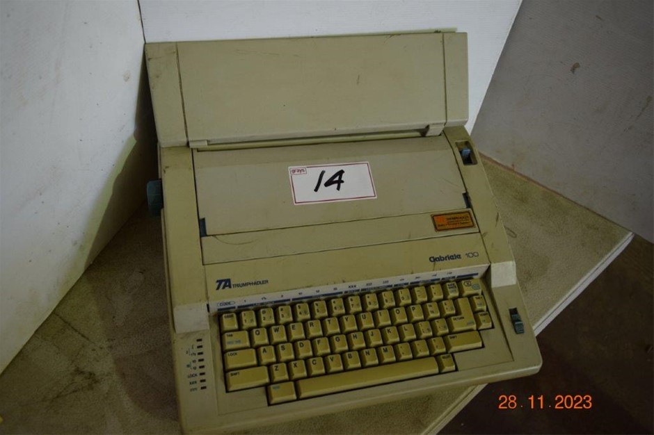 Vintage TA Triumph Adler Typewriter Auction (0014-9046797) | Grays ...