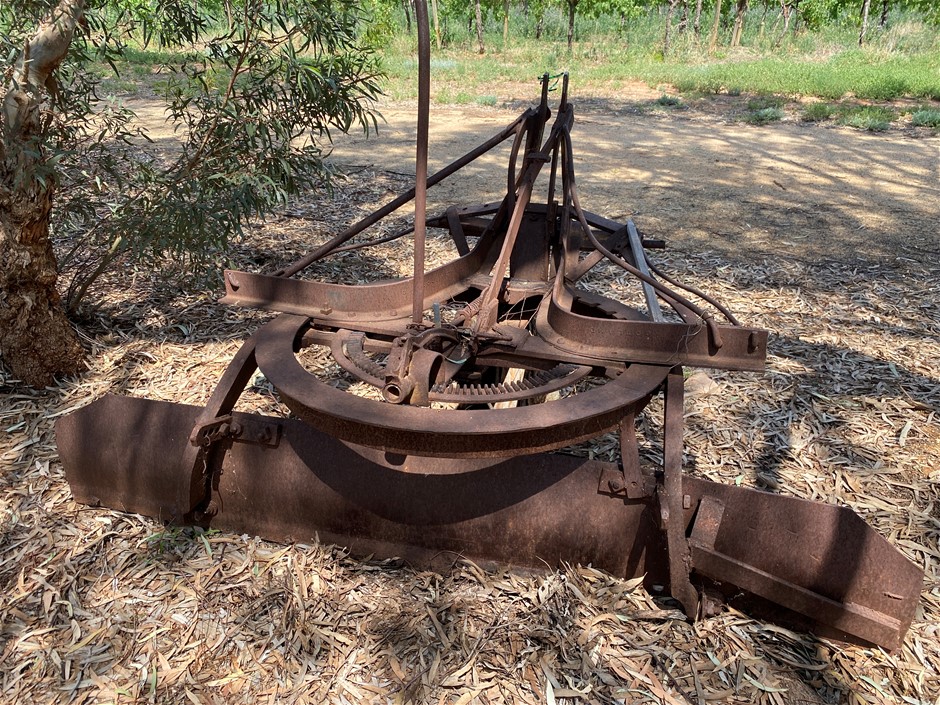 Adjustable Grader Tractor Attachment Auction (0025-8018218) | Grays ...