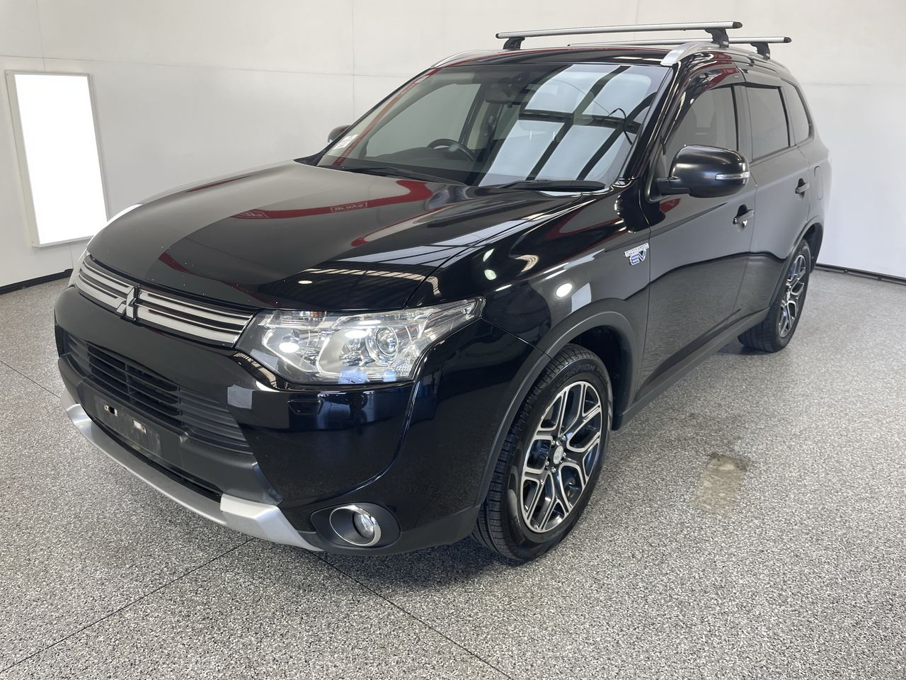 2014 Mitsubishi Outlander PHEV 4WD ZJ Direct Drive Wagon Auction (0001 ...