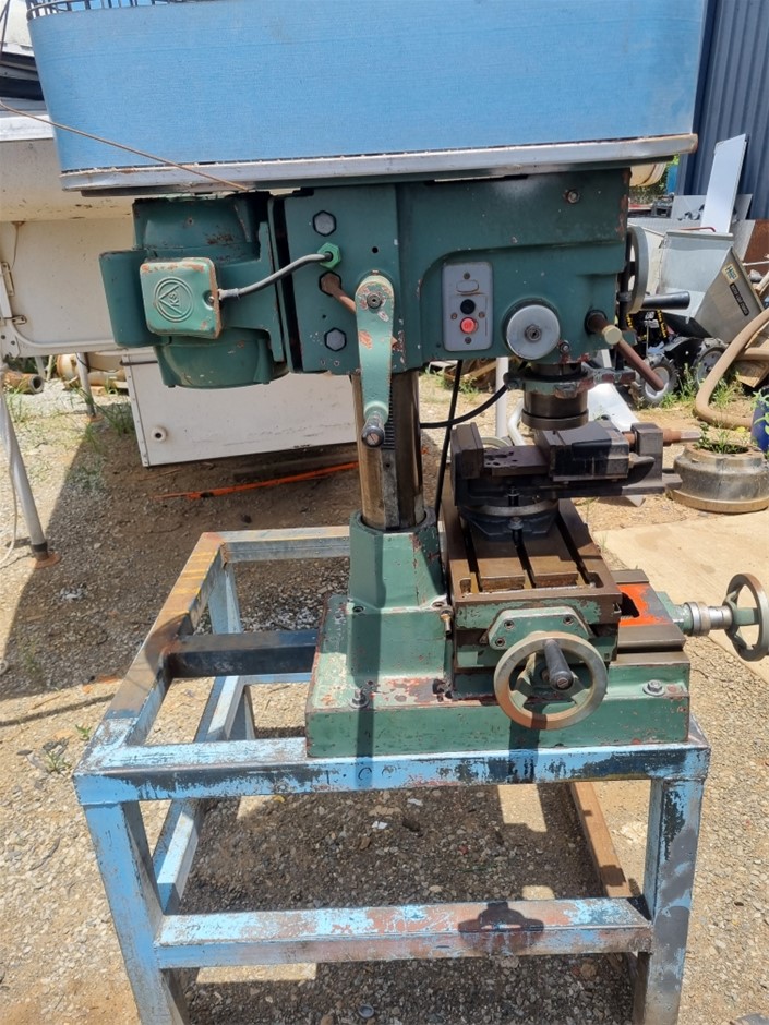First Milling Machine Type LC-304 Auction (0005-7048759) | Grays Australia