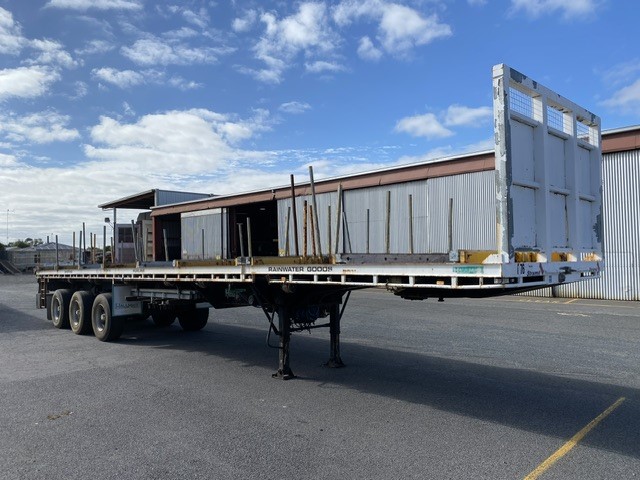 2004 Haulmark 3ST0D Triaxle Flat Top Extendable Trailer Auction (0012 ...