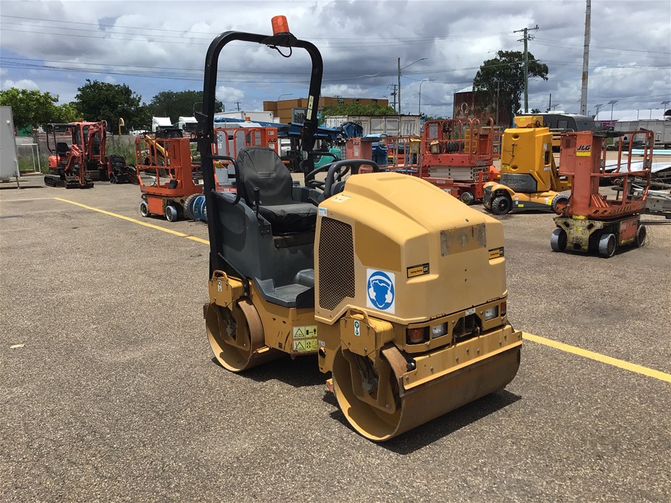 Caterpillar CB14B Smooth Drum Roller Auction (0003-7049796) | Grays ...