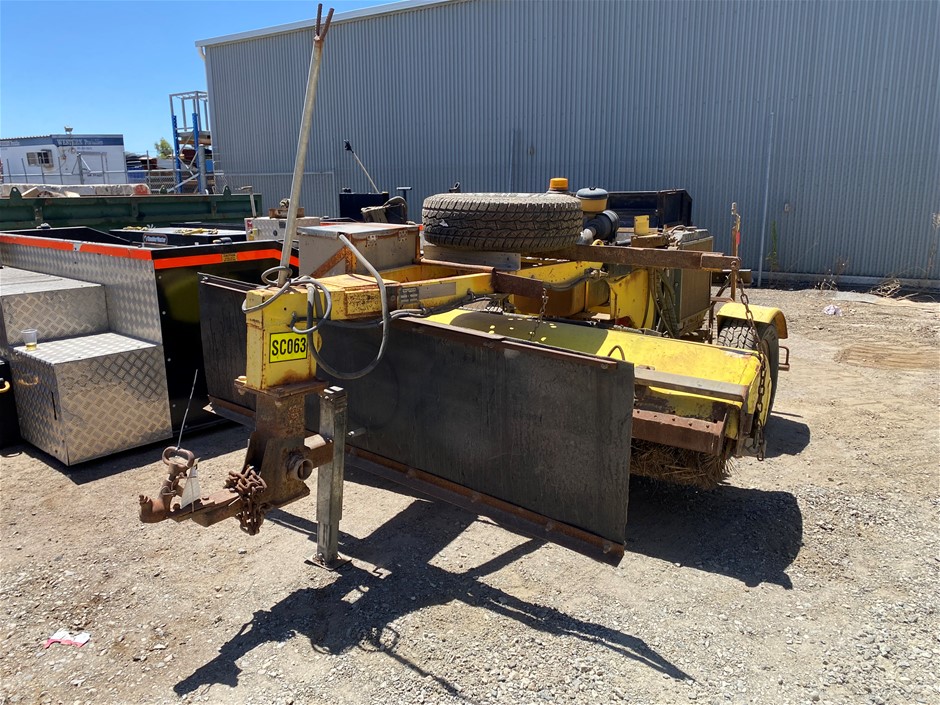 Custom Made. CP84M3BS13120 Drag Broom Auction (0003-9048033) | Grays ...