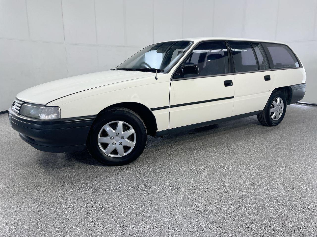 1990 Holden Commodore VN Executive Auto wagon Auction (0001-21019475 ...