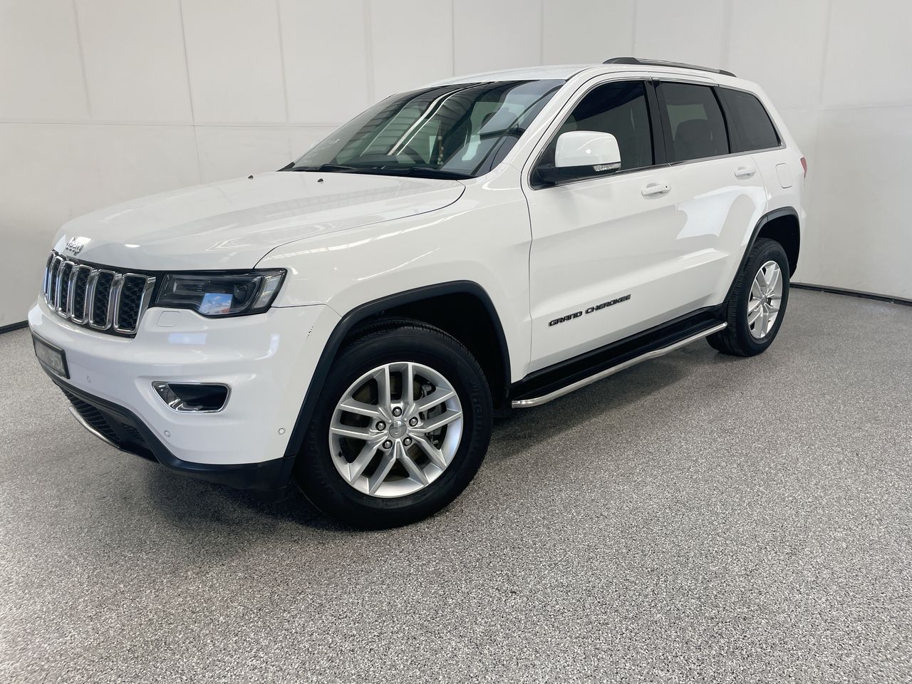 2017 Jeep Grand Cherokee Laredo (4x4) WK Automatic - 8 Speed Wagon ...