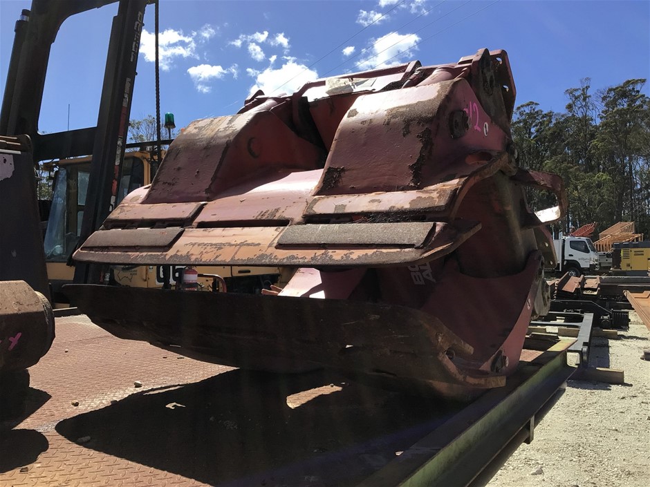Bolzoni Auramo Grab Attachment Auction (0012-3028097) | Grays Australia