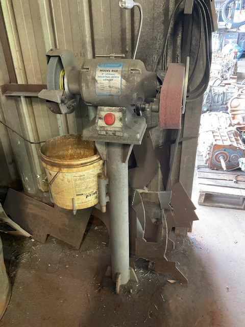 Linishall BG8 Industrial Bench Grinder Auction (0182-9048438) | Grays ...