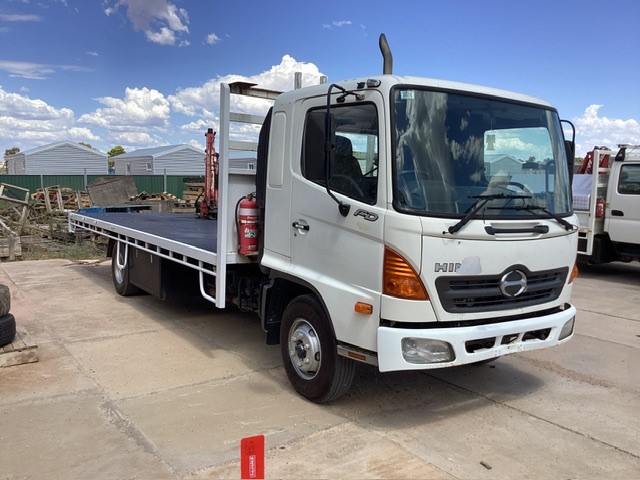 2006 Hino FD1J Series 4 x 2 Tray Body Truck with Crane Auction (0002-3028509) | Grays Australia