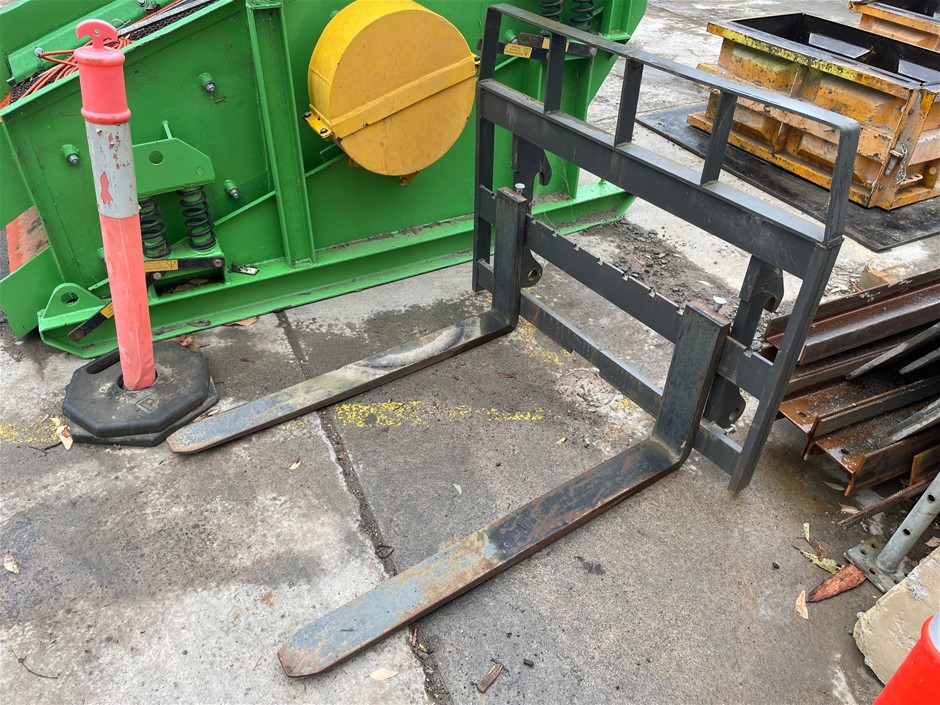 Fork Carriage & Tynes Auction (0005-3028234) | Grays Australia