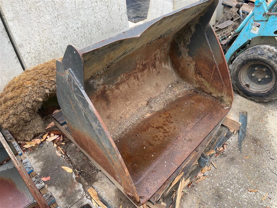 Mud Bucket Auction (0007-3028234) | Grays Australia