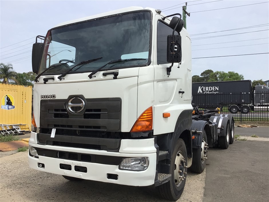 IMPORT 2006 Hino FY 8 x 4 Hooklift Truck Auction (0004-5056002) | Grays ...