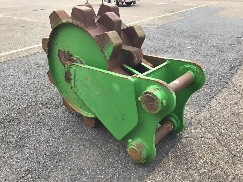 RB Excavator Mount Compaction Wheel Auction (0005-7052279) | Grays ...