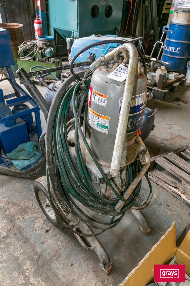 GRACO BULLDOG 41-1 Mobile Pneumatic High Volume / Pressure Spray Unit ...