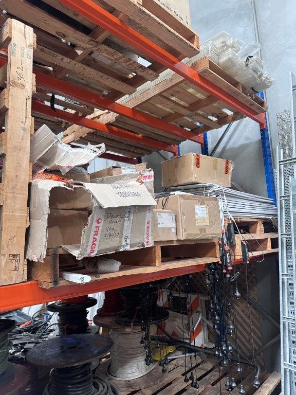 Contents of Shelf Auction (0018-3028749) | Grays Australia