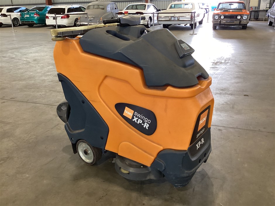 Taski Swingo XP-R Stand On Scrubber / Dryer Auction (0004-8018506 ...
