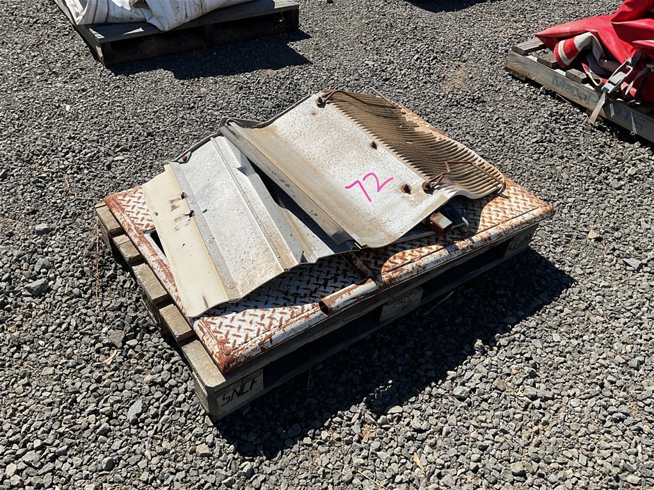 2x Truck Mud Flaps & Metal Gate Auction (0072-3028913) | Grays Australia